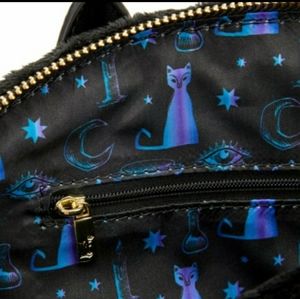 Loungefly | Bags | Loungefly X Hocus Pocus Binx Candle Crossbody Bag ...